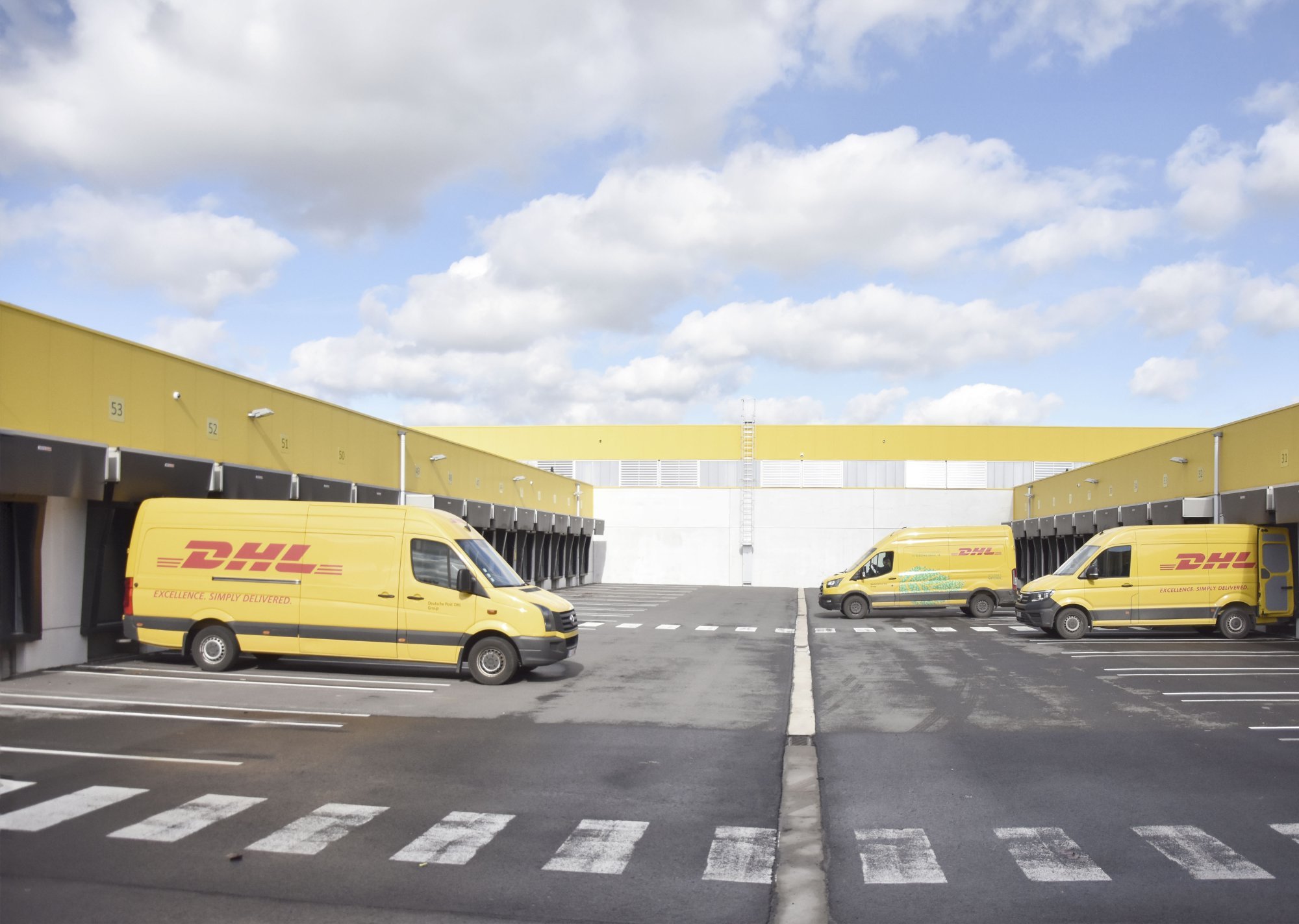 DHL Express Roeselare | United Experts Group